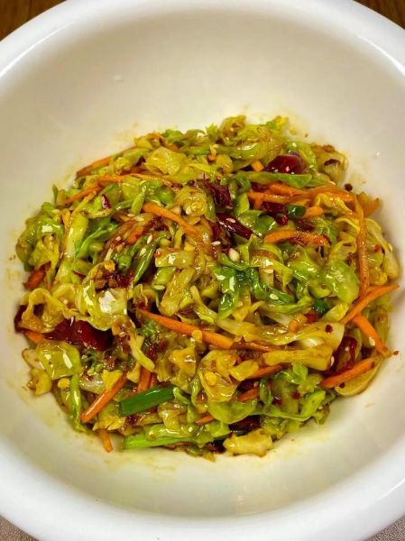 凉拌包菜丝怎么做好吃_凉拌包菜丝要不要焯水-第3张图片-山城妙识