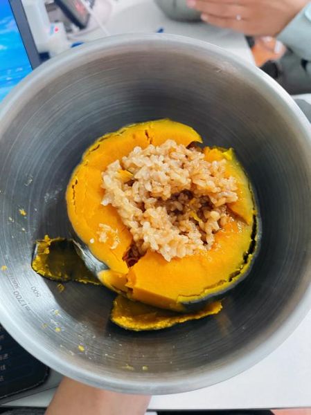 南瓜掏空蒸米饭怎么做_南瓜蒸饭要多久才熟-第2张图片-山城妙识
