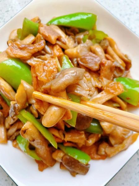 蘑菇怎么做好吃_家常蘑菇炒肉步骤-第1张图片-山城妙识 蘑菇怎么做好吃_家常蘑菇炒肉步骤-第1张图片-山城妙识