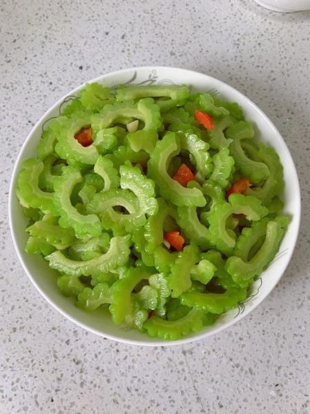 清炒苦瓜怎么炒才不苦_清炒苦瓜的家常做法-第2张图片-山城妙识