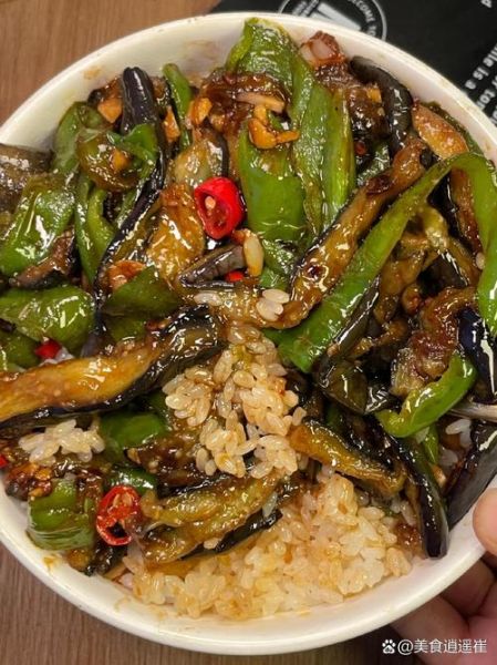 茄子炒辣椒怎么做_家常茄子炒辣椒做法-第3张图片-山城妙识