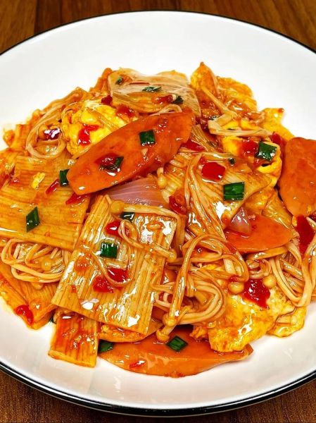 烤冷面怎么做_烤冷面需要哪些材料-第1张图片-山城妙识 烤冷面怎么做_烤冷面需要哪些材料-第1张图片-山城妙识