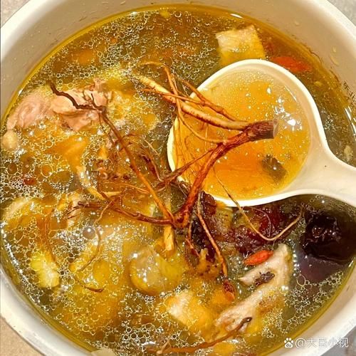 五指毛桃煲鸡汤的做法_五指毛桃鸡汤功效与禁忌-第1张图片-山城妙识 五指毛桃煲鸡汤的做法_五指毛桃鸡汤功效与禁忌-第1张图片-山城妙识