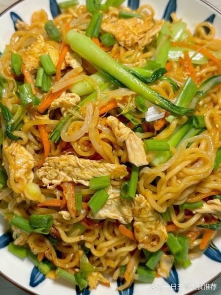 炒方便面怎么做才好吃_炒方便面需要焯水吗-第2张图片-山城妙识
