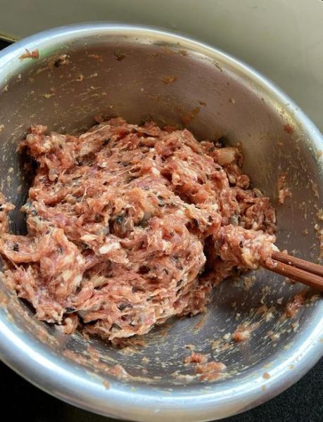 虾仁馄饨馅怎么做_虾仁馄饨馅怎么调才鲜嫩-第2张图片-山城妙识 虾仁馄饨馅怎么做_虾仁馄饨馅怎么调才鲜嫩-第2张图片-山城妙识