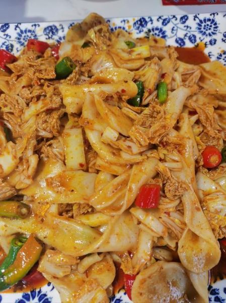 炒猫耳朵的家常做法_猫耳朵怎么炒才劲道-第1张图片-山城妙识