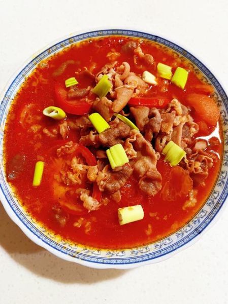 西红柿酸汤肥牛怎么做_西红柿酸汤肥牛的做法窍门-第1张图片-山城妙识
