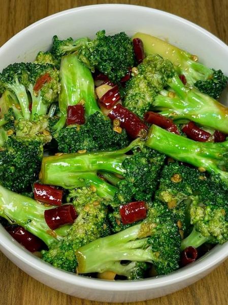 西红柿炒西兰花怎么做_西兰花焯水几分钟才脆绿-第3张图片-山城妙识