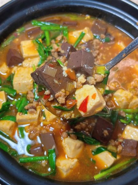 猪血炖豆腐怎么做_猪血炖豆腐的家常做法-第1张图片-山城妙识 猪血炖豆腐怎么做_猪血炖豆腐的家常做法-第1张图片-山城妙识