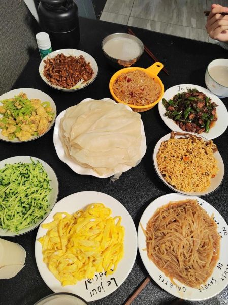 薄饼卷菜的家常做法_薄饼怎么做又软又筋道-第3张图片-山城妙识