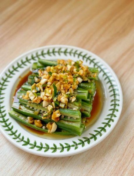 凉拌秋葵怎么做_秋葵焯水几分钟才脆嫩-第1张图片-山城妙识