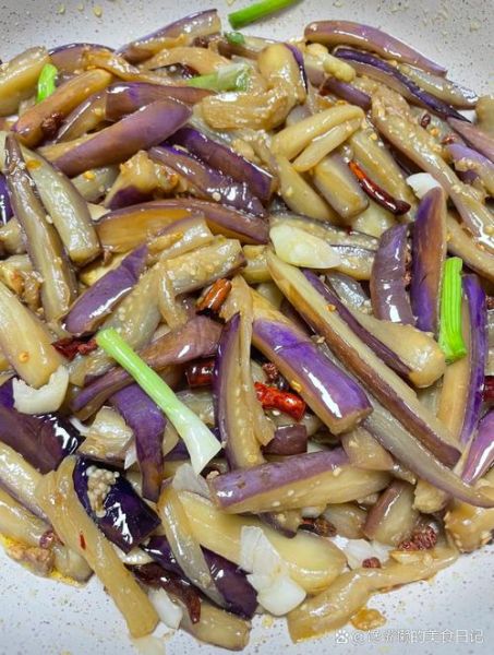 炒茄子怎么做好吃_炒茄子需要焯水吗-第2张图片-山城妙识