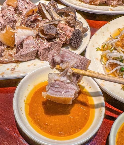 白切东山羊怎么做_白切东山羊正宗做法-第1张图片-山城妙识