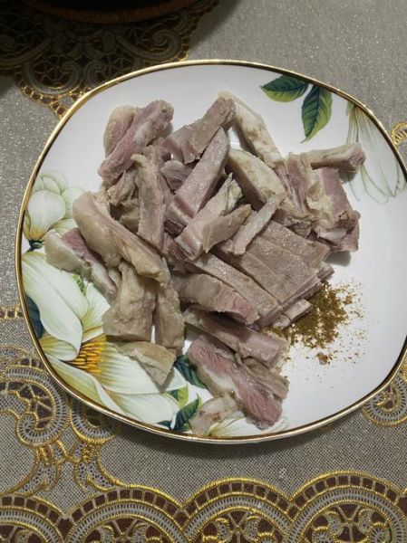 白切东山羊怎么做_白切东山羊正宗做法-第2张图片-山城妙识