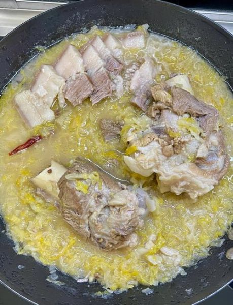 大骨棒炖酸菜怎么做_酸菜炖多久才入味-第3张图片-山城妙识 大骨棒炖酸菜怎么做_酸菜炖多久才入味-第3张图片-山城妙识