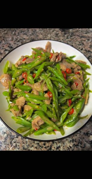 四季豆烧肉怎么做_四季豆烧肉的家常做法-第1张图片-山城妙识