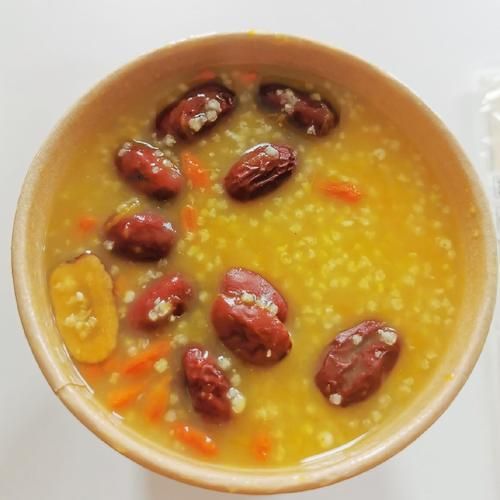 红枣小米粥怎么做_红枣小米粥的功效与禁忌-第3张图片-山城妙识