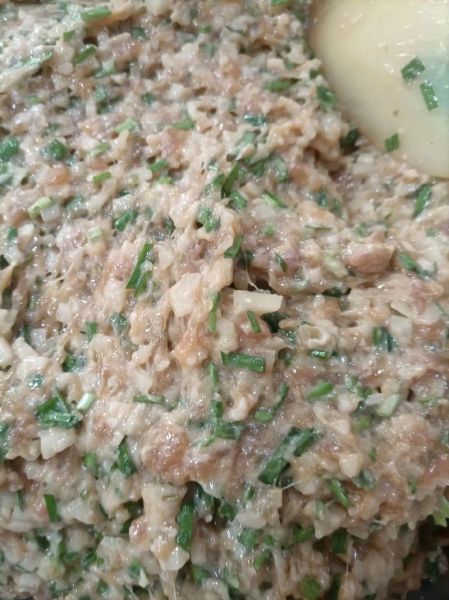 莲藕猪肉饺子馅怎么做_莲藕猪肉饺子馅怎么调才好吃-第1张图片-山城妙识