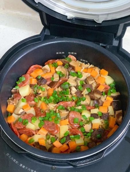 电饭煲土豆焖饭怎么做_懒人版零失败步骤-第3张图片-山城妙识