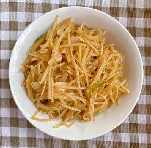 家常炒土豆怎么炒才脆_炒土豆丝要不要焯水-第3张图片-山城妙识