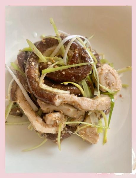 凉拌蘑菇的做法_凉拌蘑菇要不要焯水-第1张图片-山城妙识 凉拌蘑菇的做法_凉拌蘑菇要不要焯水-第1张图片-山城妙识