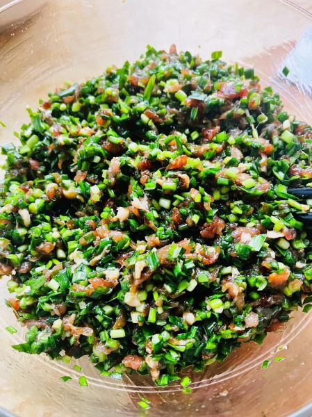 正宗韭菜猪肉馅怎么做_韭菜猪肉馅怎么调才香-第3张图片-山城妙识