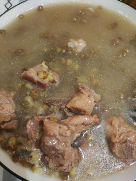 绿豆炖排骨怎么做_绿豆炖排骨要焯水吗-第2张图片-山城妙识