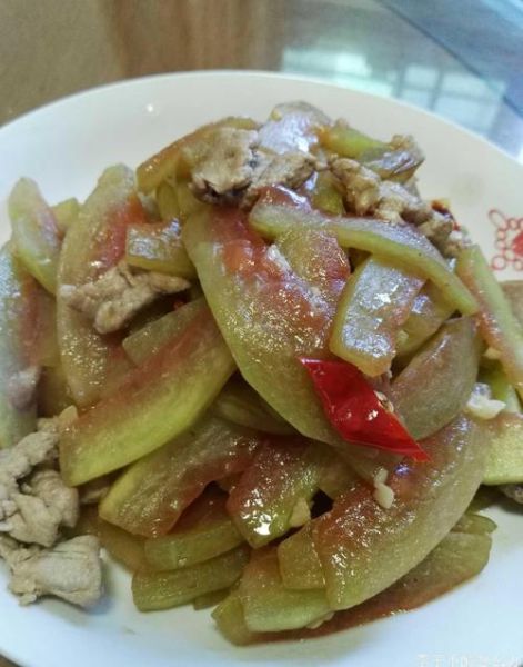 西瓜皮怎么做好吃_西瓜皮炒肉的做法-第3张图片-山城妙识 西瓜皮怎么做好吃_西瓜皮炒肉的做法-第3张图片-山城妙识