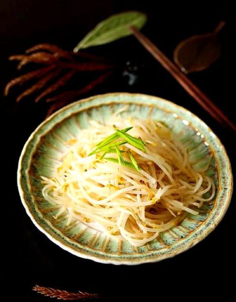 清炒绿豆芽怎么炒才脆_家常做法窍门-第2张图片-山城妙识