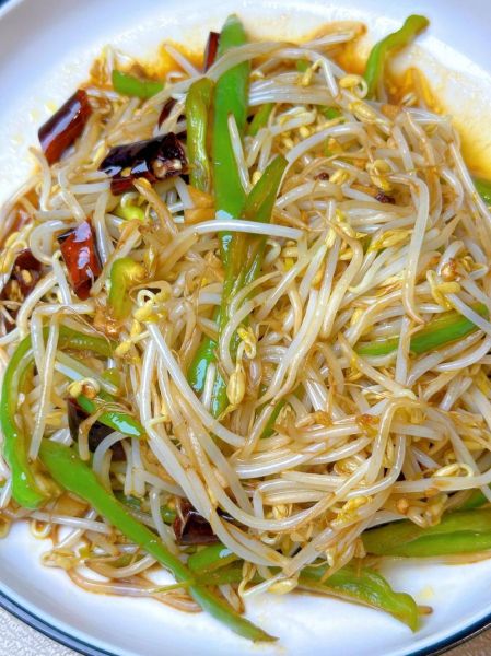 清炒绿豆芽怎么炒才脆_家常做法窍门-第1张图片-山城妙识