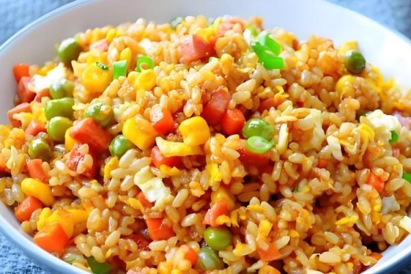 家常蛋炒饭怎么做_隔夜饭炒蛋饭技巧-第2张图片-山城妙识 家常蛋炒饭怎么做_隔夜饭炒蛋饭技巧-第2张图片-山城妙识