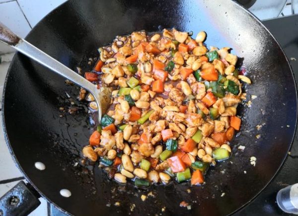 宫保鸡丁怎么做才正宗_正宗宫保鸡丁配料比例-第3张图片-山城妙识 宫保鸡丁怎么做才正宗_正宗宫保鸡丁配料比例-第3张图片-山城妙识