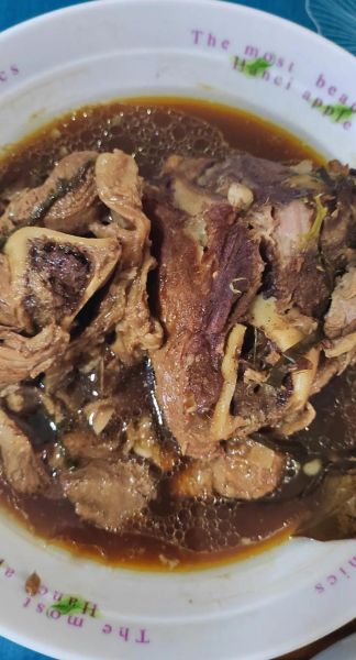 大骨头怎么炖才好吃_大骨头汤的做法窍门-第3张图片-山城妙识