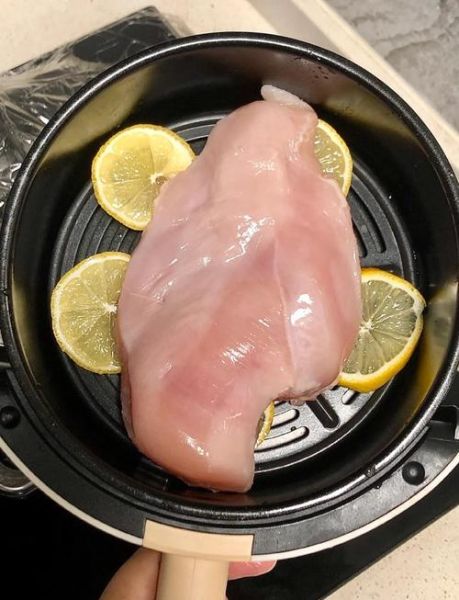 空气炸锅鸡胸肉怎么做_鸡胸肉不柴的秘诀-第1张图片-山城妙识