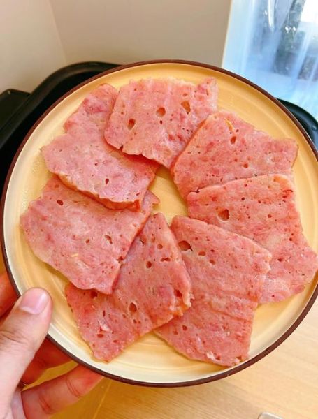 午餐肉怎么做好吃_午餐肉的家常做法-第1张图片-山城妙识
