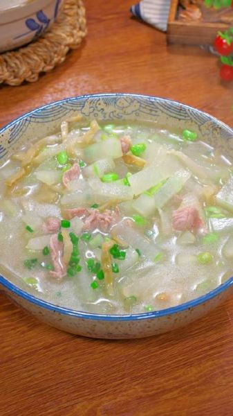 冬瓜肉丝汤怎么做好喝_冬瓜肉丝汤的做法步骤-第3张图片-山城妙识