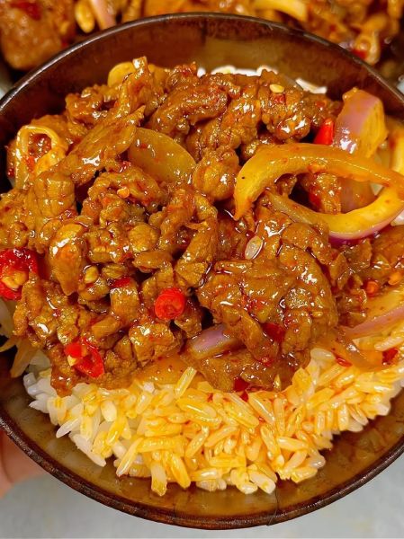 洋葱炒牛肉怎么炒才嫩_家常洋葱炒牛肉做法-第3张图片-山城妙识