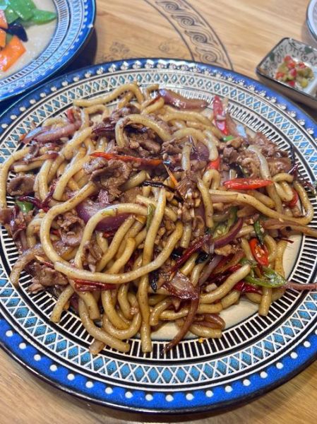 羊肉炒粉条怎么做_羊肉炒粉条的家常做法-第1张图片-山城妙识