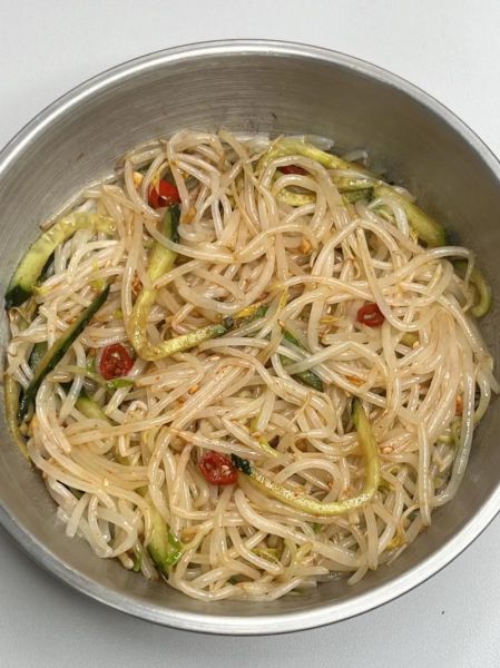 凉拌豆芽怎么做好吃_家常凉拌豆芽要不要焯水-第3张图片-山城妙识