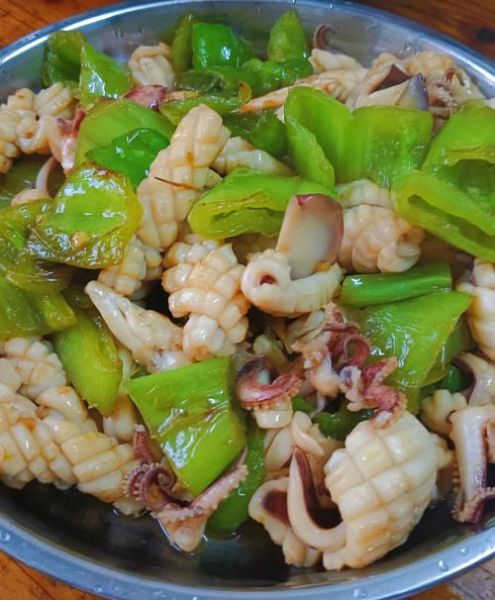 辣椒炒鱿鱼怎么做_辣椒炒鱿鱼的家常做法-第1张图片-山城妙识