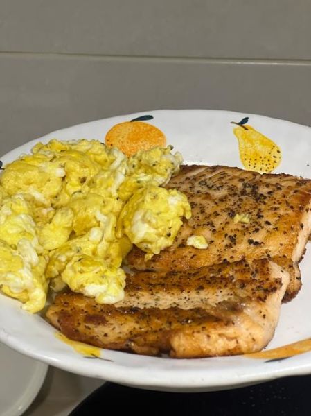 香煎三文鱼怎么做_香煎三文鱼需要腌制吗-第3张图片-山城妙识