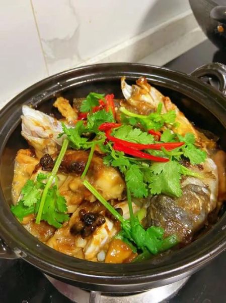 炖鲈鱼的家常做法_鲈鱼怎么炖才嫩-第1张图片-山城妙识