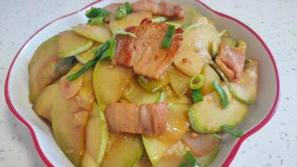 炒菜瓜怎么炒好吃_炒菜瓜的家常做法-第3张图片-山城妙识