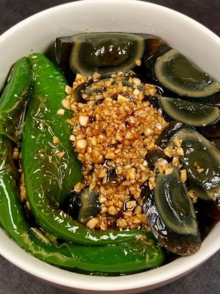 辣椒皮蛋怎么做_家常做法步骤详解-第3张图片-山城妙识