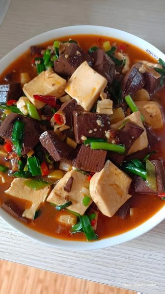 羊血豆腐怎么做好吃_羊血豆腐的家常做法-第2张图片-山城妙识 羊血豆腐怎么做好吃_羊血豆腐的家常做法-第2张图片-山城妙识