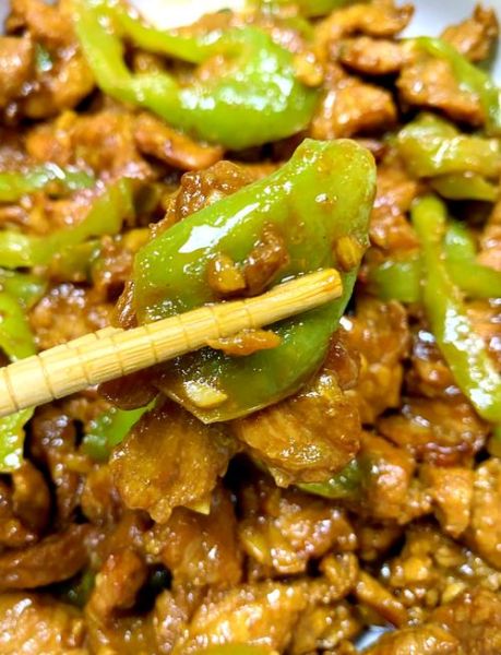 肉炒青椒怎么炒好吃_家常做法步骤-第2张图片-山城妙识