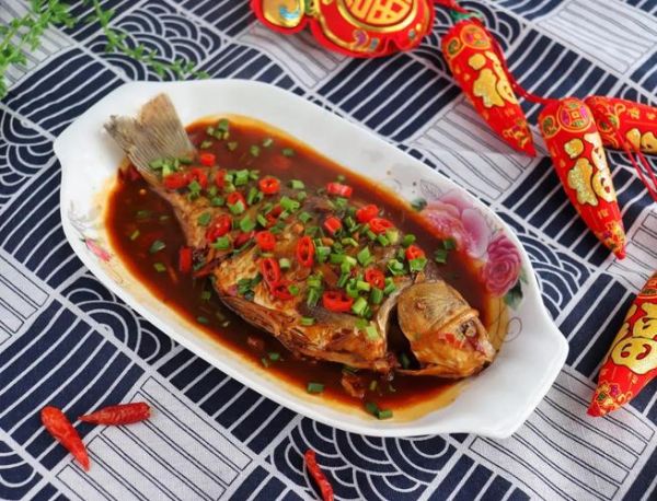 红烧鱼怎么做才好吃_家常红烧鱼简单做法-第1张图片-山城妙识