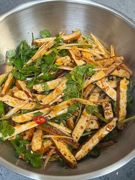 凉拌豆干怎么做_凉拌豆干要不要焯水-第3张图片-山城妙识 凉拌豆干怎么做_凉拌豆干要不要焯水-第3张图片-山城妙识