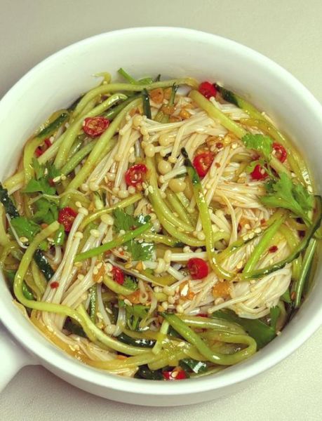 凉拌金针菇怎么做_凉拌金针菇需要焯水吗-第1张图片-山城妙识