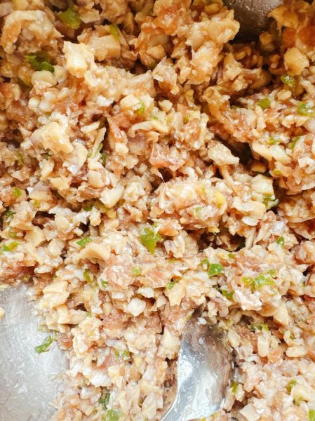 榆黄蘑饺子馅怎么做_榆黄蘑饺子馅怎么调才好吃-第1张图片-山城妙识